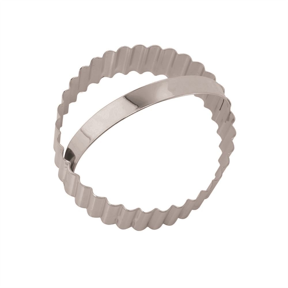 FLUTED ROUND STAINLESS STEEL CUTTER WITH HANDLE - Woodbridge Kitchen ...