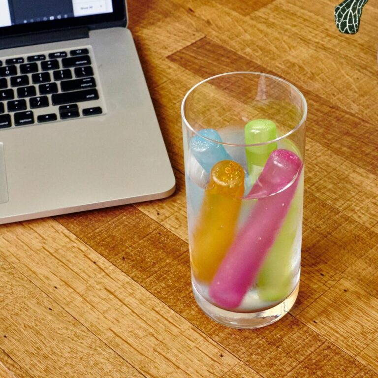 REUSABLE ICE STICKS - SET OF 8 - Woodbridge Kitchen Company