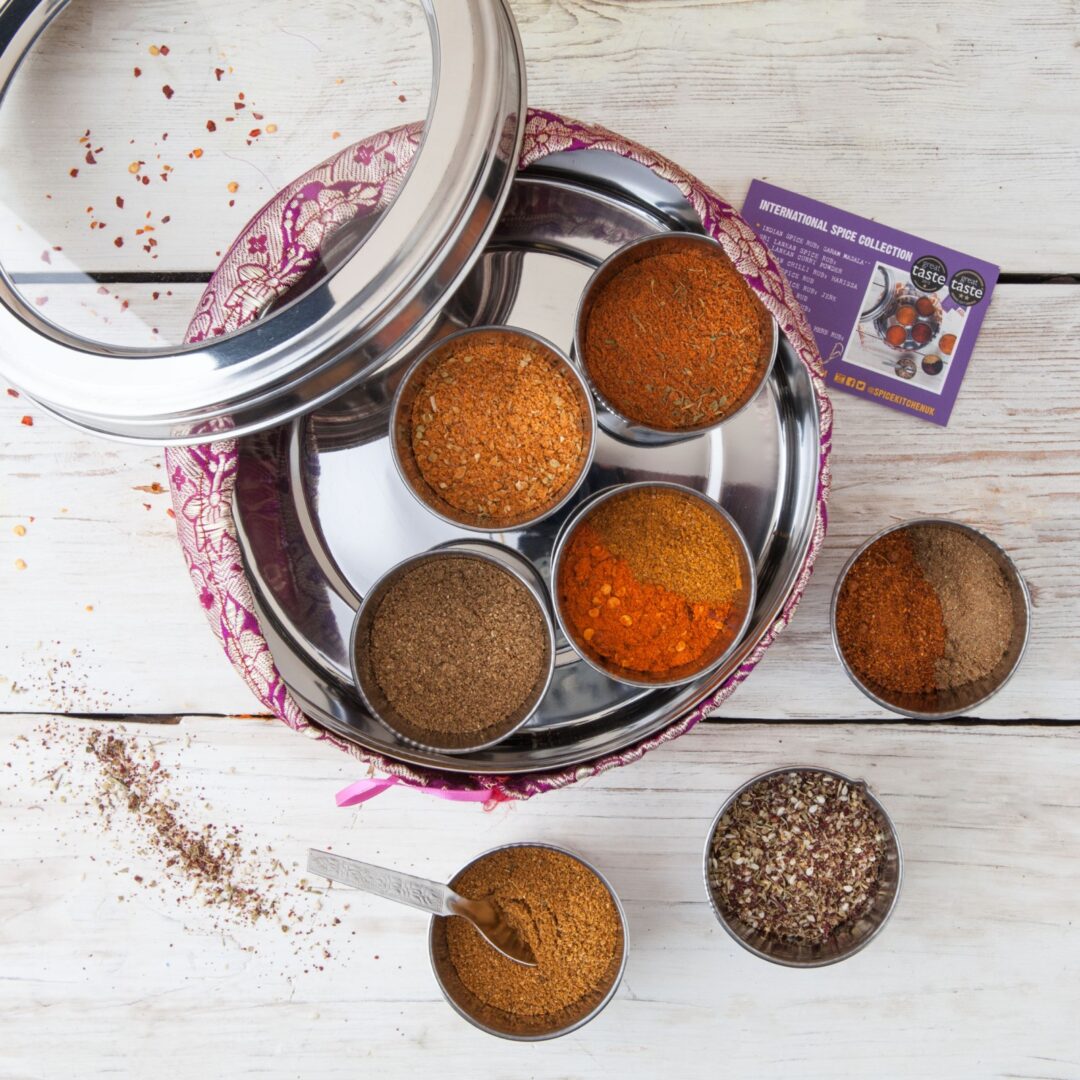 WORLD SPICE BLENDS & BBQ RUBS SPICE TIN WITH SARI WRAP - Woodbridge ...