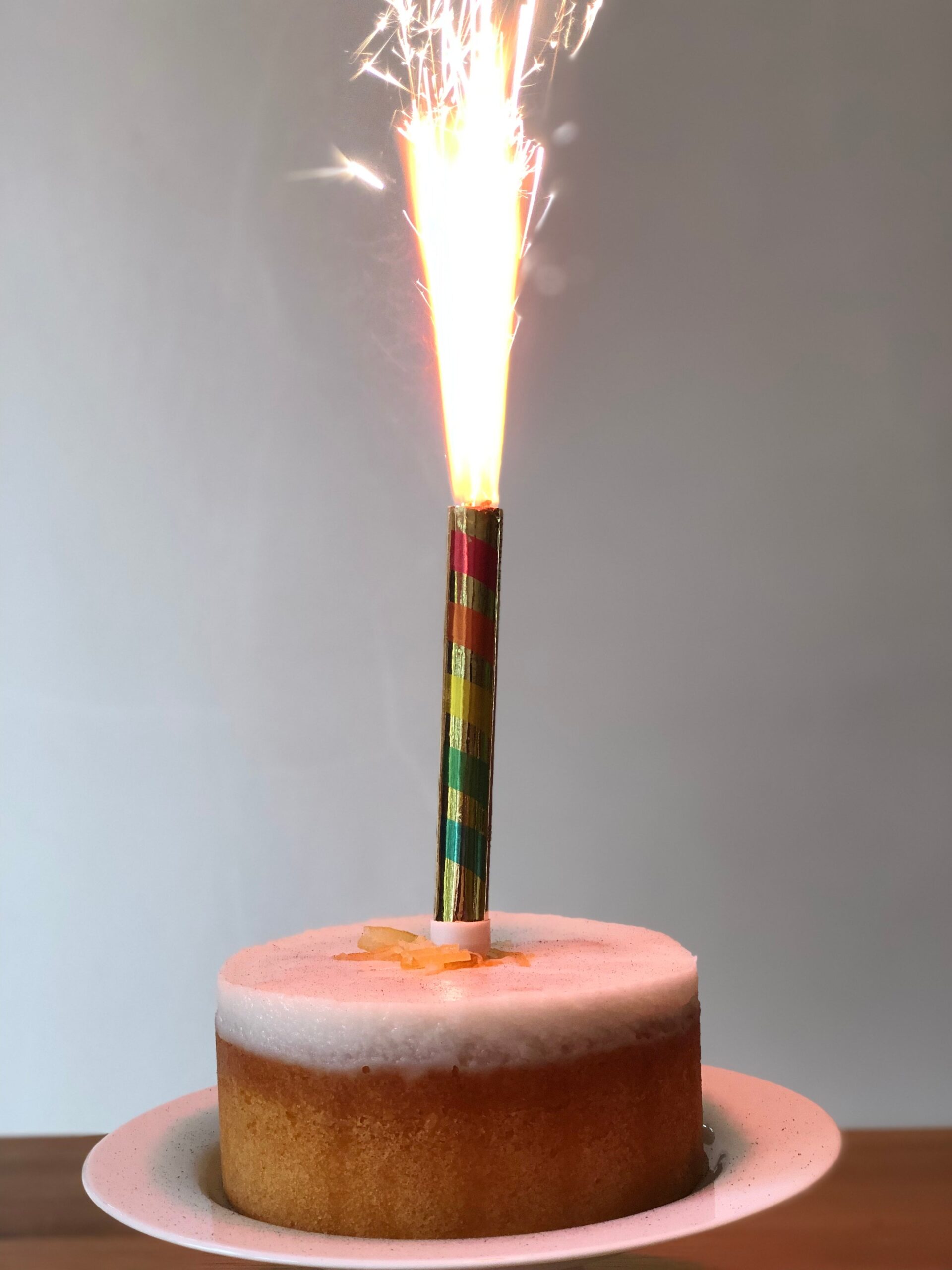 RAINBOW COLOUR CHANGING CAKE FOUNTAIN