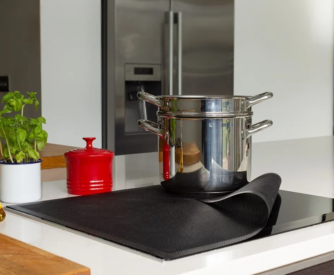 EDGED INDUCTION HOB PROTECTOR - 6 RINGS (78 X 52CM)